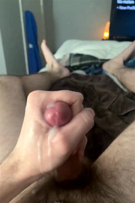 Bro Shoots Thick Load