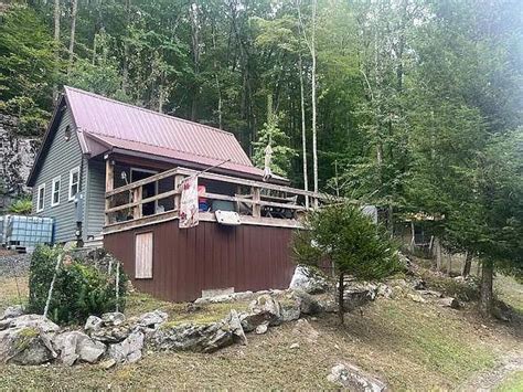 Peaceful Getaway In Middle Fork River Subdivision Updated Home With