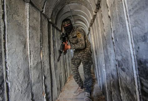 אביה של אמילי הנד בת ה 9 חמאס אסר עליה לדבר בקול היא חשבה שנעדרה במשך שנה הידברות