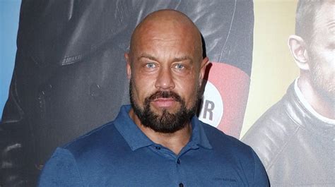 Michał Karmowski Trafił Do Szpitala Co Dolega Słynnemu Kulturyście