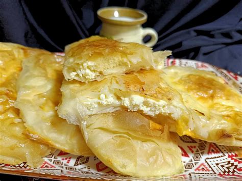 Plăcinte Dobrogene Cu Brânză • Sasha Cuisine