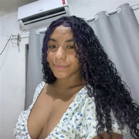 𝔈𝔪𝔦𝔩𝔩𝔶 𝔰𝔦𝔩𝔳𝔞 Mik Emilly 27 • Threads Say More