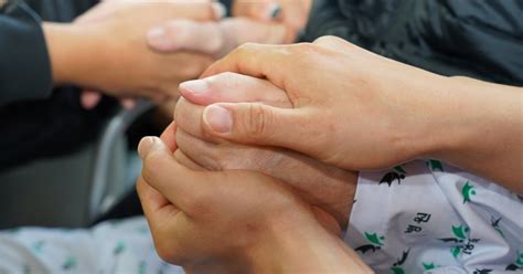 오랜만에 잡은 할아버지 손