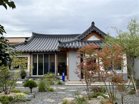 정원의 풍경이 흐르는 집 한옥 시호일