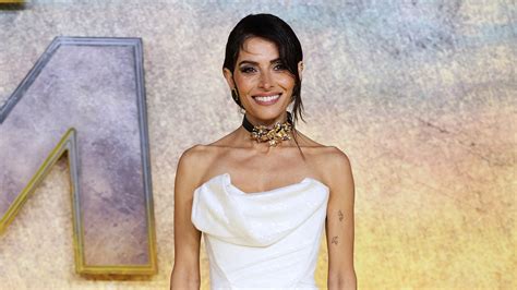 Sarah Shahi Says This Is The ‘best Depuffer On The Market