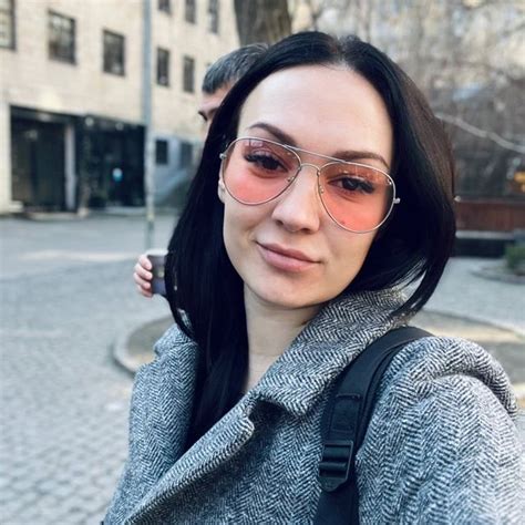 Юлия Сенчурина Yulyasenchurina • Threads Say More