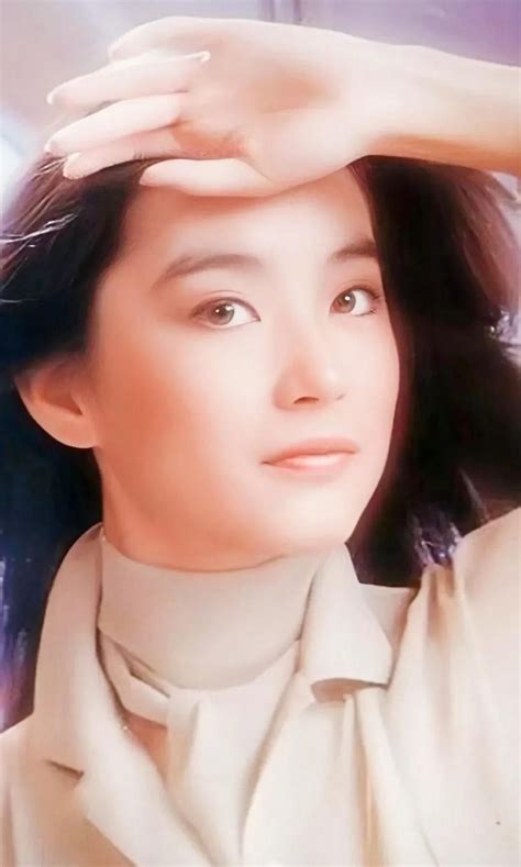 林青霞精湛的演技，优雅而美丽，惊艳迷人，气质迷人的写真美照！
