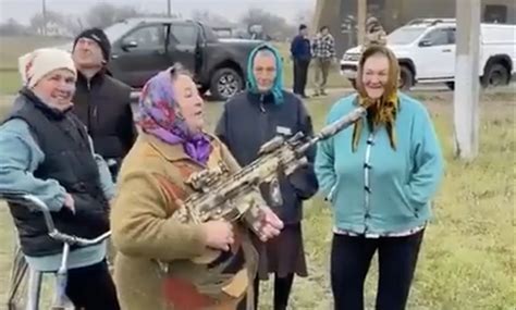 Babuska Cu Mitraliera In Ucraina Sunt Gata Sa Am Grija De Ocupantii Rusi Video Aktual24
