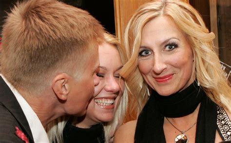 Madara RepŠe Pieķerta Bučojamies Ar šveicaru Foto Vipi Tv