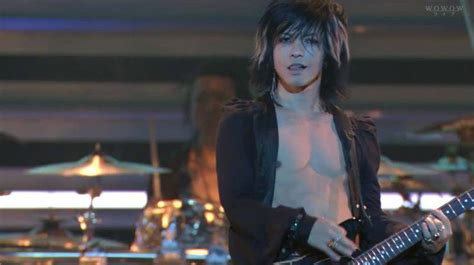 Hyde Shirtless Concert