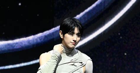 사진 Cix 용희미소 하나만으로 남친 모먼트