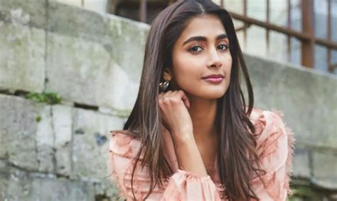 ఎట్టకేలకు స్టార్ హీరోయిన్ ను పట్టేసిన మాస్ రాజా అమ్మడు గ్రీన్ సిగ్నల్
