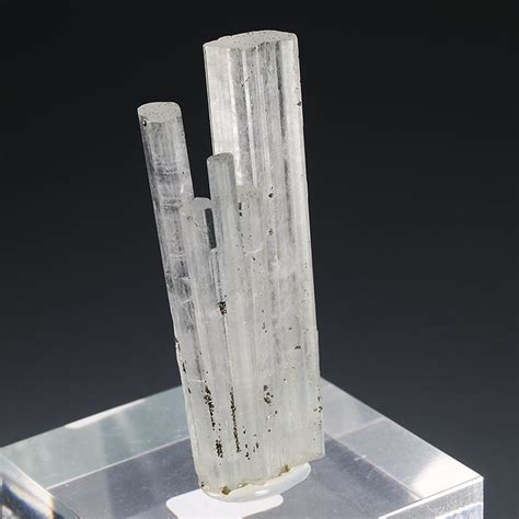 Mineral Fluorapatito Pirita Luis Burillo Minerales