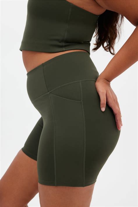 Terrace Compressive Pocket Run Short Girlfriend Collective