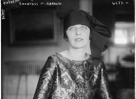 Grófnőként Is A Munkásokat Támogatta A Háború Alatt Mentőt Is