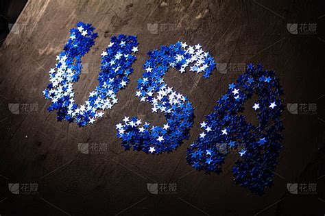 蓝色星星闪闪发光