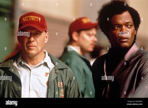 Bruce Willis David Dunn Samuel L Jackson Elijah Price Regie M
