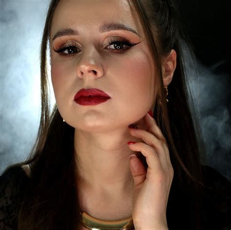 Paulina Paszkiewicz Paulinashow • Threads Say More