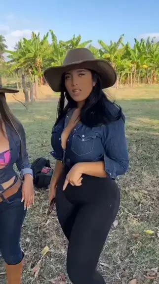Alejandra Quiroz Desnuda