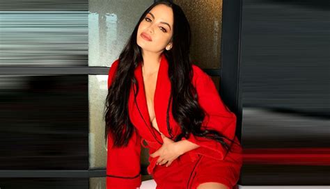 Natti Natasha Enciende Las Redes Con Sensual Fotografía Diario RoatÁn