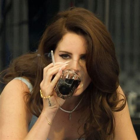 Lana Del Rey Smoking Artofit