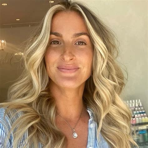 Shelby Cohen Whattheshel • Threads Say More