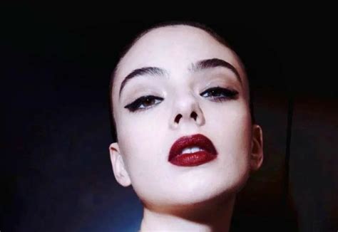 Chi è E Quanto Guadagna Deva Cassel Chi Sono I Genitori E Perché Non