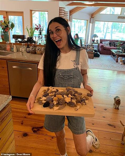 Social Media Users Shock At Demi Moores Horrifying Bathroom News