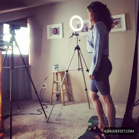 Ginger T Rex Feet Aznudefeet