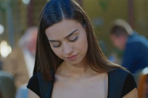 Pin Di Ba Anlina Su Amine Gulse