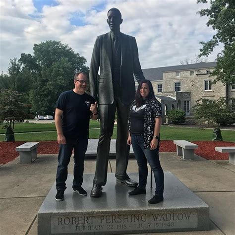 Robert Pershing Wadlow Statue
