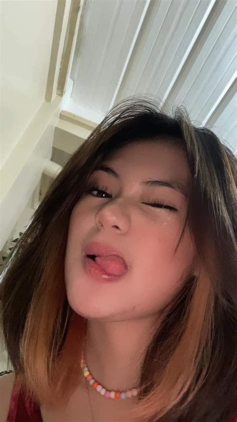 Pin On การเเต่งตัว