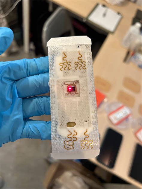Roxana Chicas Designs Wearable Patch To Detect Heat Strain In Outdoor Workers