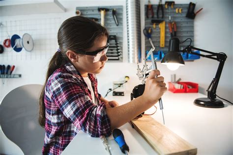 Ey Inspire Local Girls To Pursue A Career In Stem With Free Mobile App