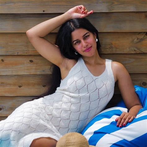 Mrinalini Ravi Rbollyarm