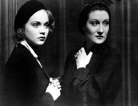 12 Classic Lesbian Vampire Movies To Steam Up Your Halloween Indiewire