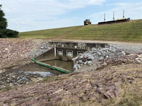 Levee Culvert Rehabilitation With Snap Tite® Hdpe Isco