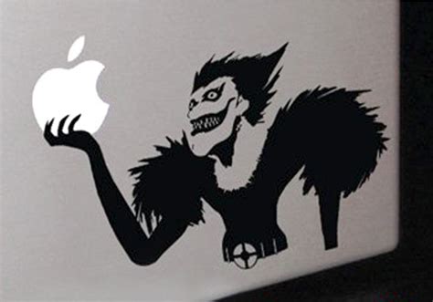 Ryuk Eating Apple