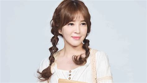 馬千惠純白系美照曝光！節目直播肚子劇痛 ㄍㄧㄥ到結束