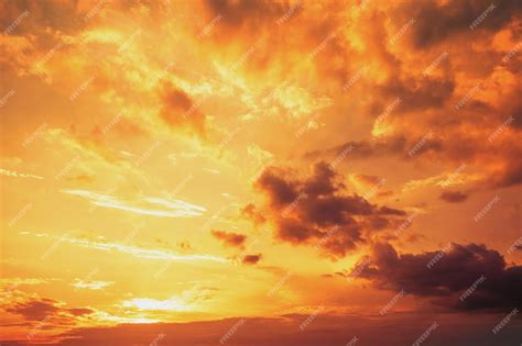 Premium Photo Golden Cloudy Sky At Sunset Sky Texture Abstract Nature Background