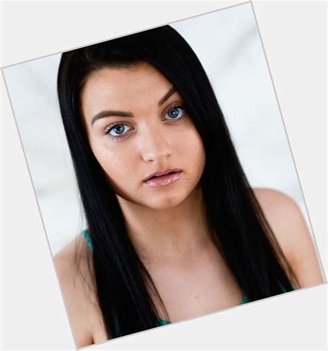 Lara Brookes S Instagram Twitter Facebook On Idcrawl