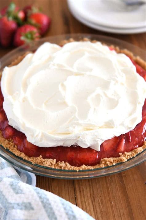 Fresh Strawberry Cream Pie Mels Kitchen Cafe