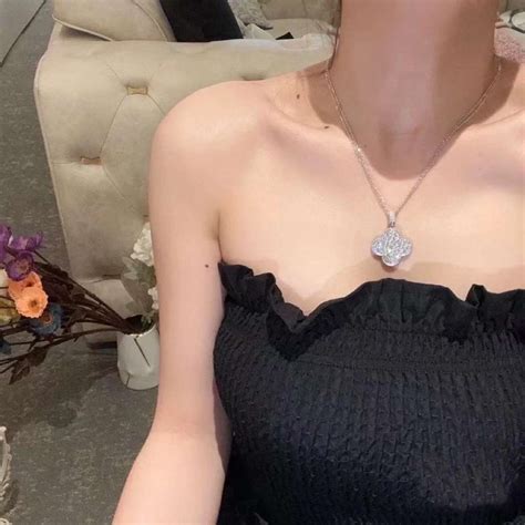 Timeless Large Van Cleef Clover Necklace Replica Diamonds