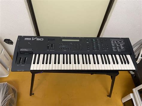 ＜定価156 000円＞ Yamaha V50シンセサイザー 1989年発売 メルカリ