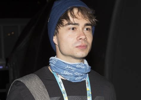 Alexander Rybak Visar Bild På Sin Stalker Farlig