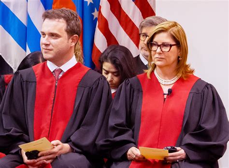 Bárbara Mengardo Autor Em Jota