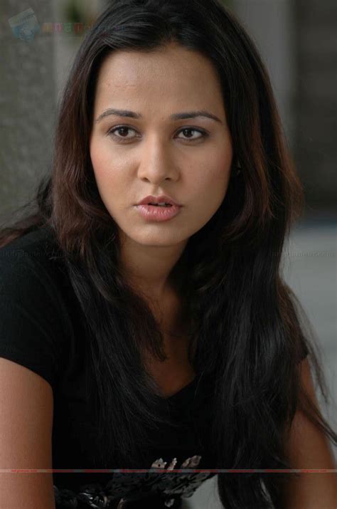 Nisha Kothari Actress Hd Photos Images Pics And Stills