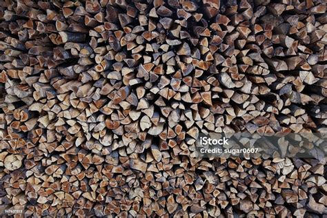 쌓다 Of 자르다 목재 벽난로 로그를 0명에 대한 스톡 사진 및 기타 이미지 0명 갈색 겨울 Istock