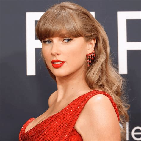 10 Celeb Favorite Red Lipsticks From Taylor Swift To Jennifer Lopez