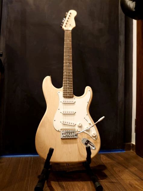 Custom Assembled Alder Wood Stratocaster Hobbies And Toys Music And Media Musical Instruments On